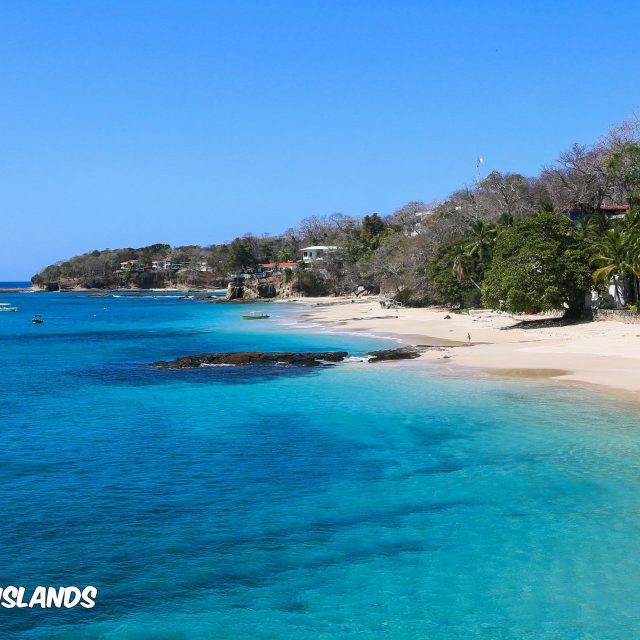 CONTADORA ISLAND DAY PASS - PLAYA CACIQUE - PanaJam Tours